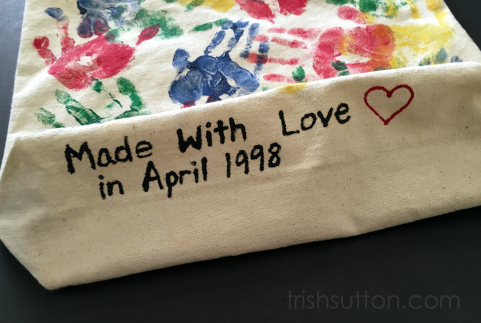 Mama's Handbag: A Personalized Gift - Trish Sutton