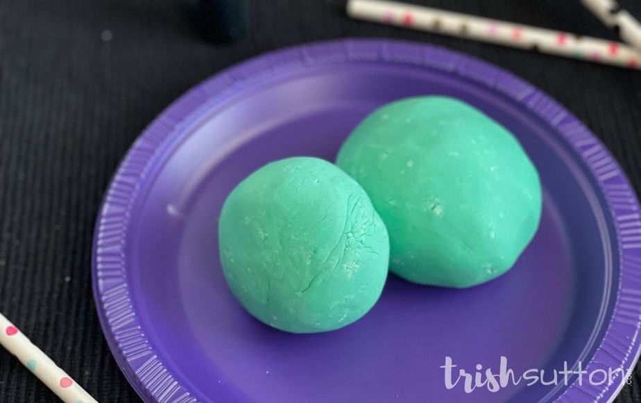 Edible Pudding Play Dough | 4 Ingredient Recipe